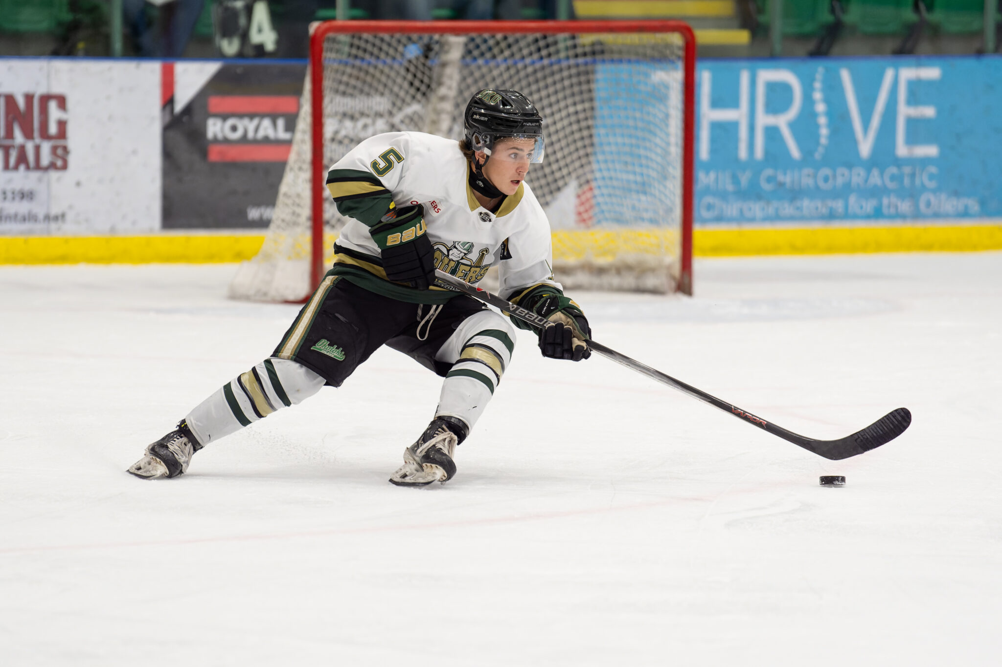 The Green and Gold extend their win streak to three games | Okotoks Oilers